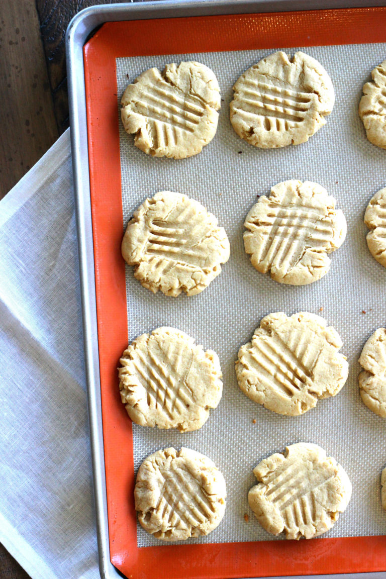 Classic Peanut Butter Cookies - Lolo Home Kitchen
