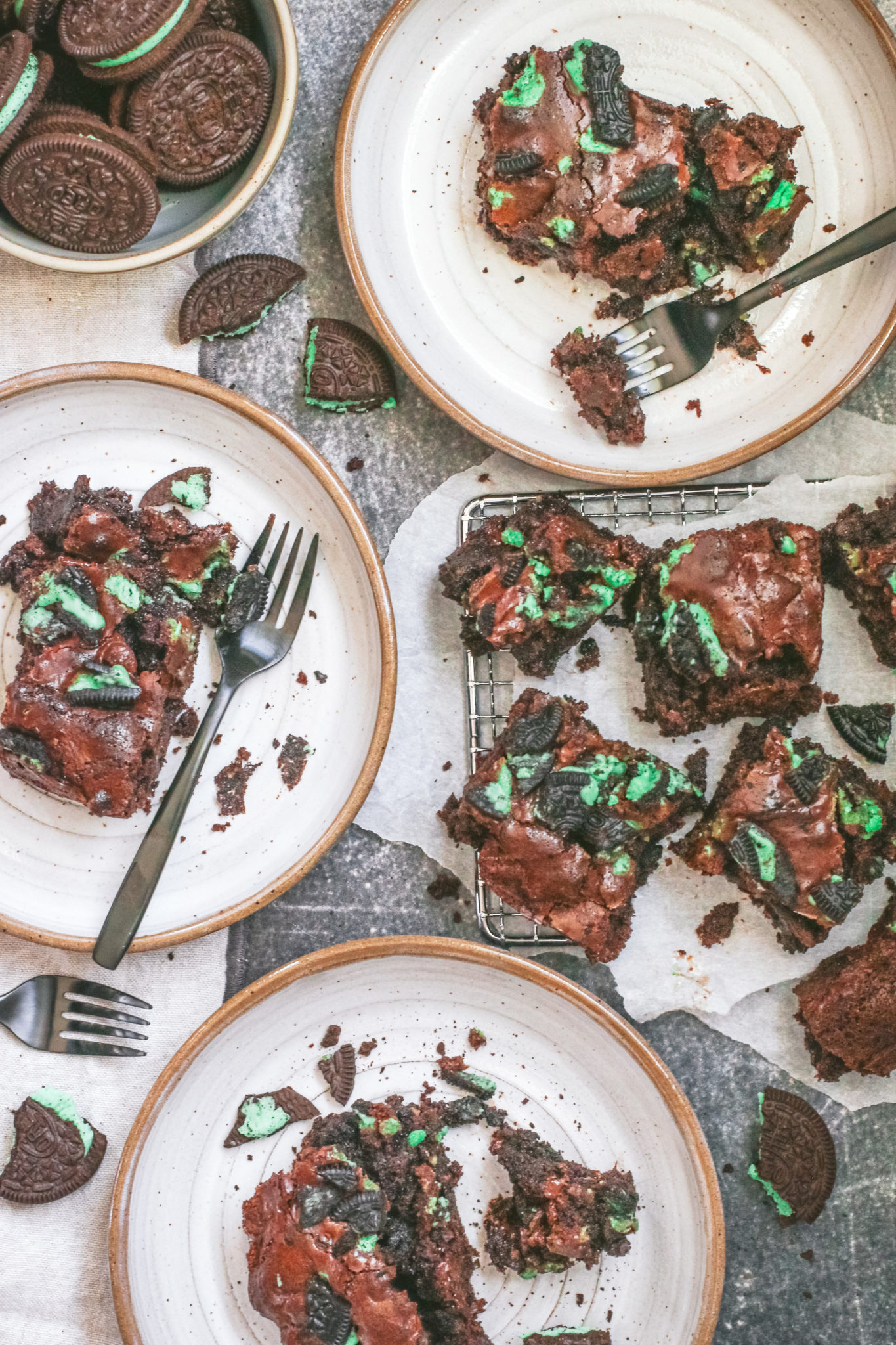 Gooey Mint Oreo Brownies - Lolo Home Kitchen