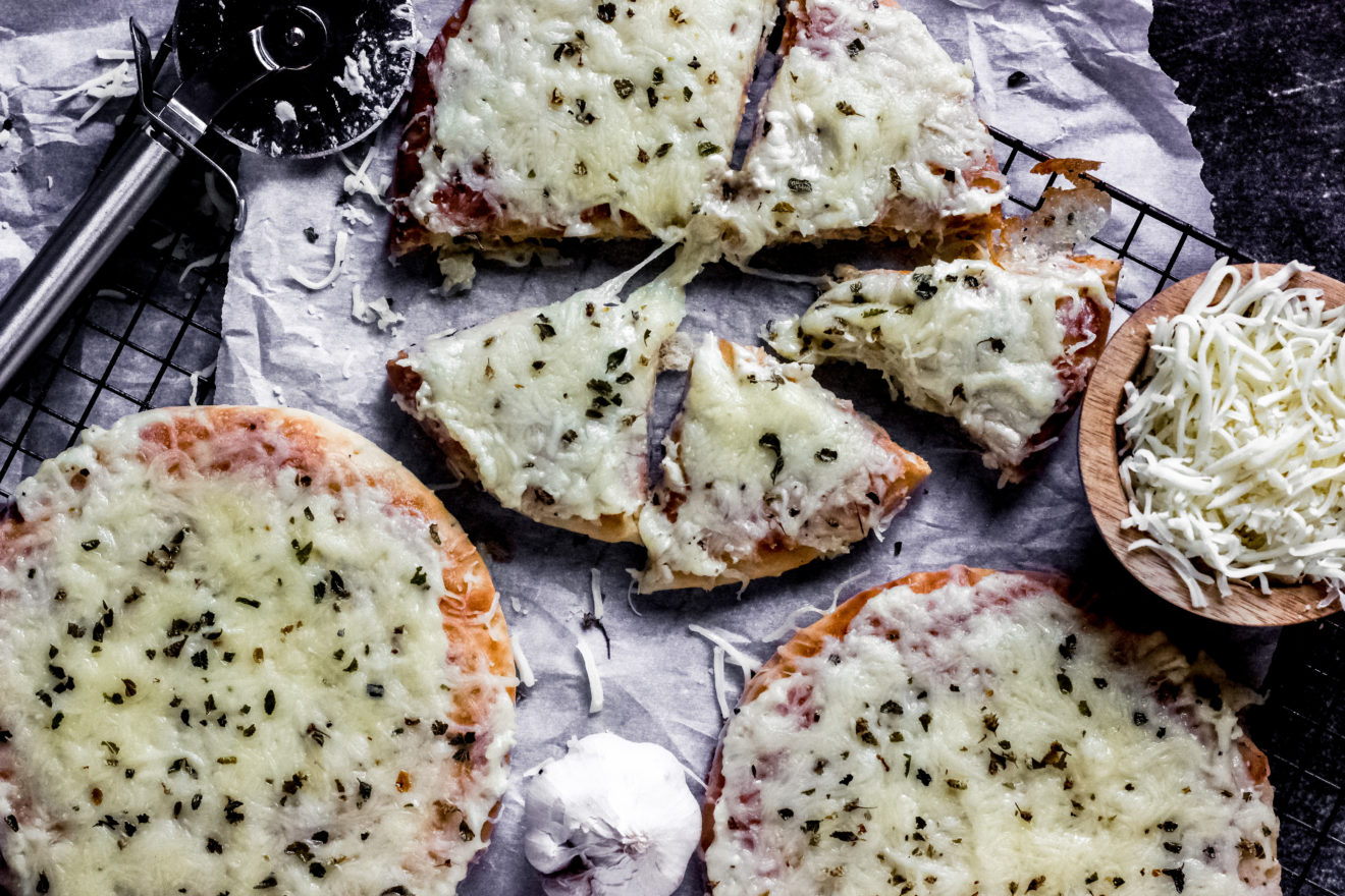 White Garlic Pizza - Lolo Home Kitchen