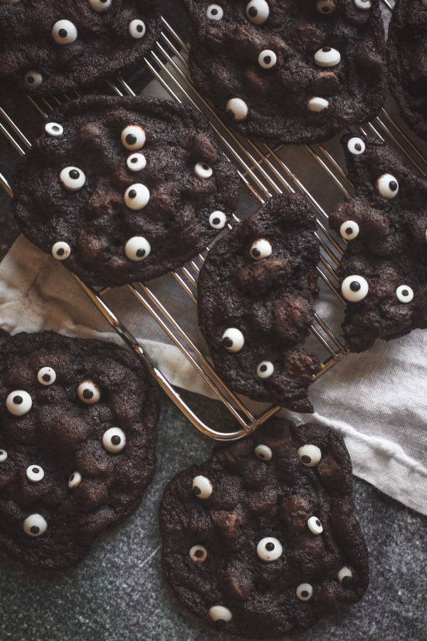 Spooky Eyeball Halloween Cookies - Lolo Home Kitchen