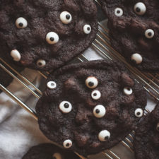 Spooky Eyeball Halloween Cookies - Lolo Home Kitchen
