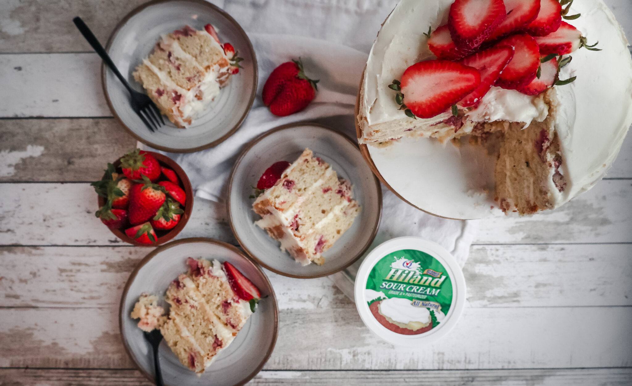 Strawberries and Cream Cake - Lolo Home Kitchen
